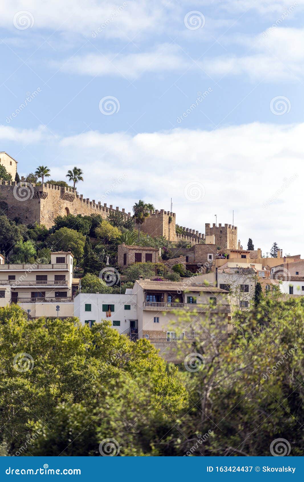 Castillo de Capdepera imagen de archivo. Imagen de medieval - 163424437