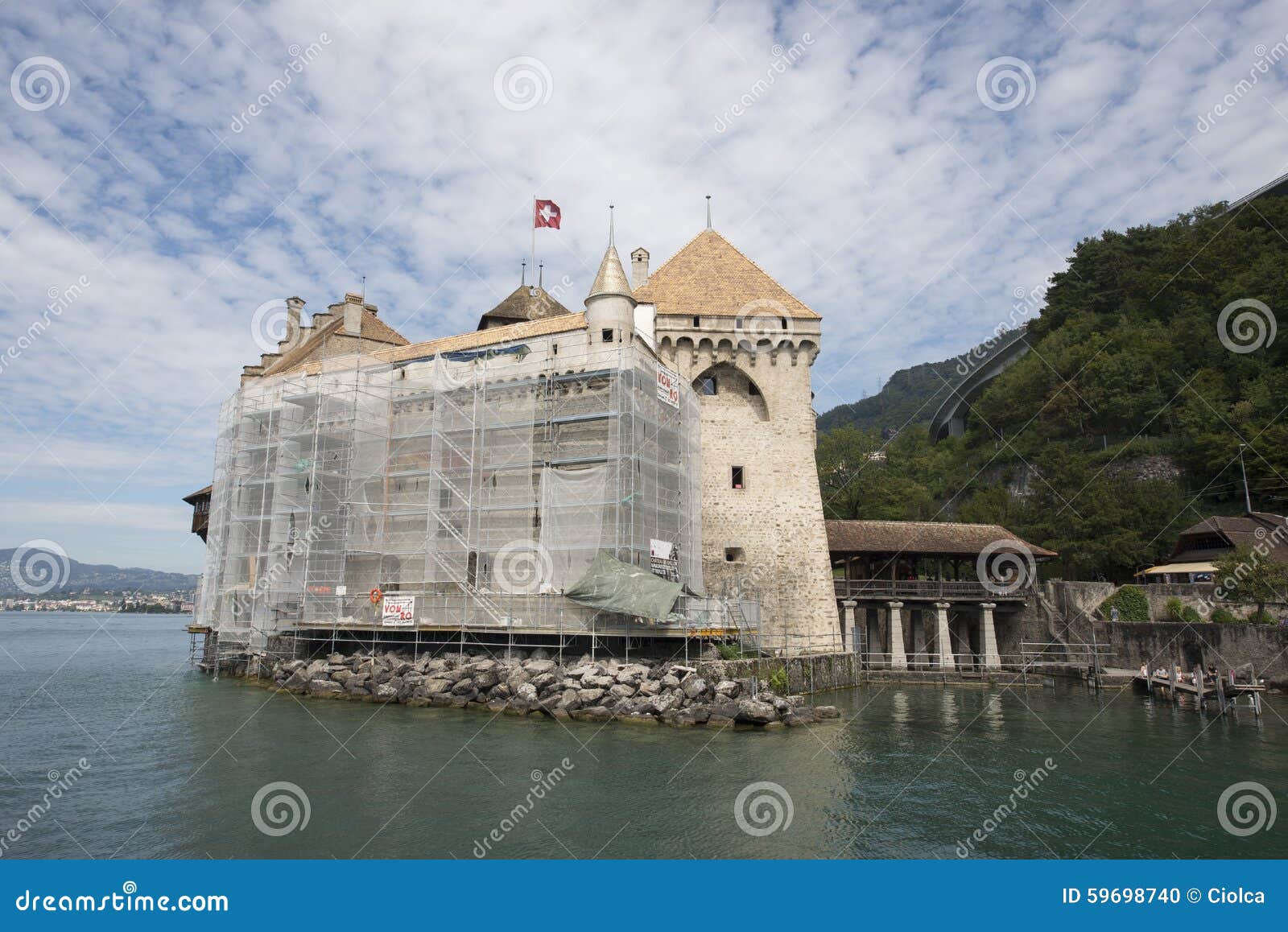 Castillo de Chillon, Suiza imagen editorial. Imagen de azul - 59698740