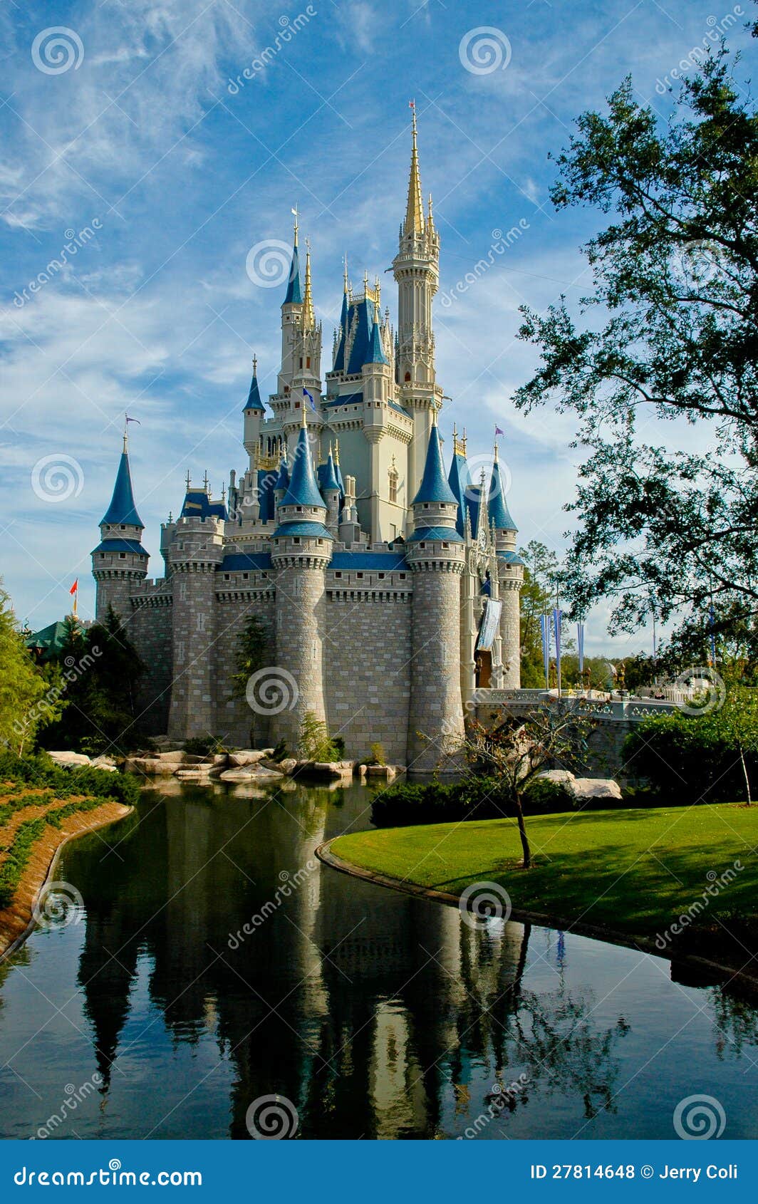 Castillo De Cinderella, Disneyworld, Orlando Foto de archivo editorial ...