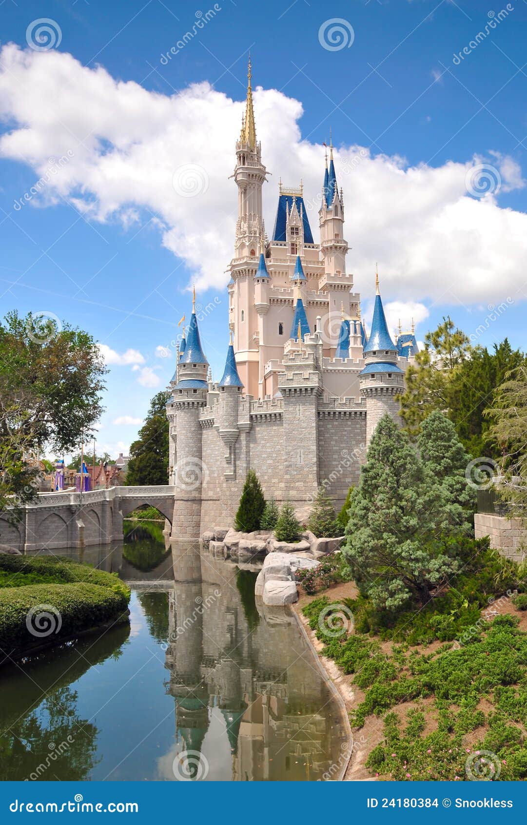 Castillo De Cinderella - Orlando, La Florida. Imagen de archivo ...