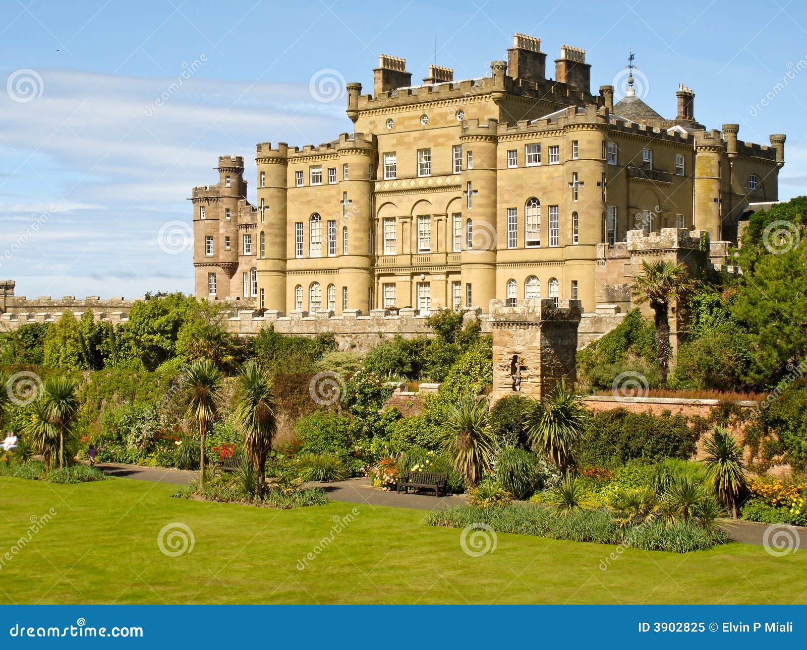 Castillo de Culzean imagen de archivo. Imagen de recorrido - 3902825