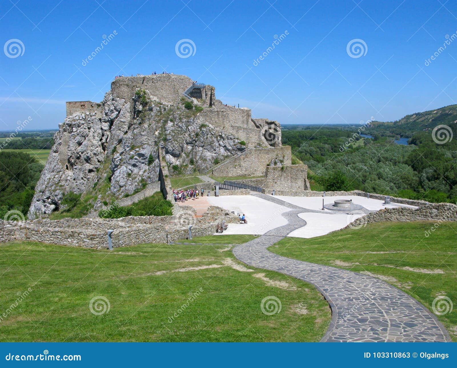 Castillo De Devin, Eslovaquia Imagen de archivo - Imagen de ...