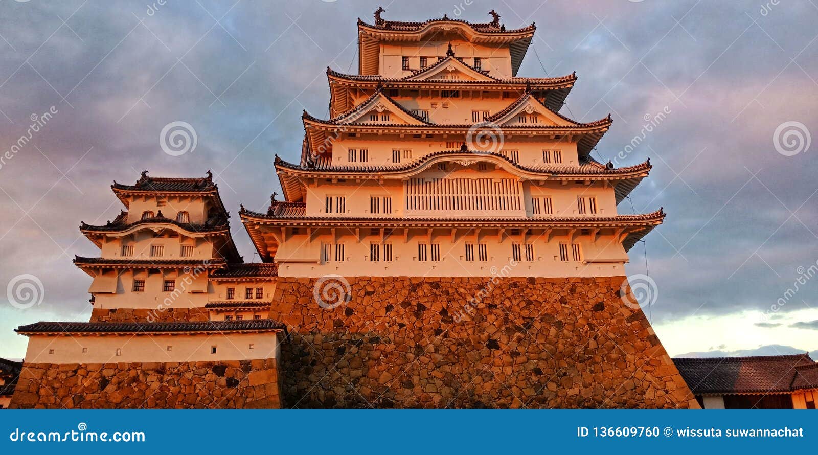 Castillo de Himeji foto de archivo. Imagen de famoso - 136609760