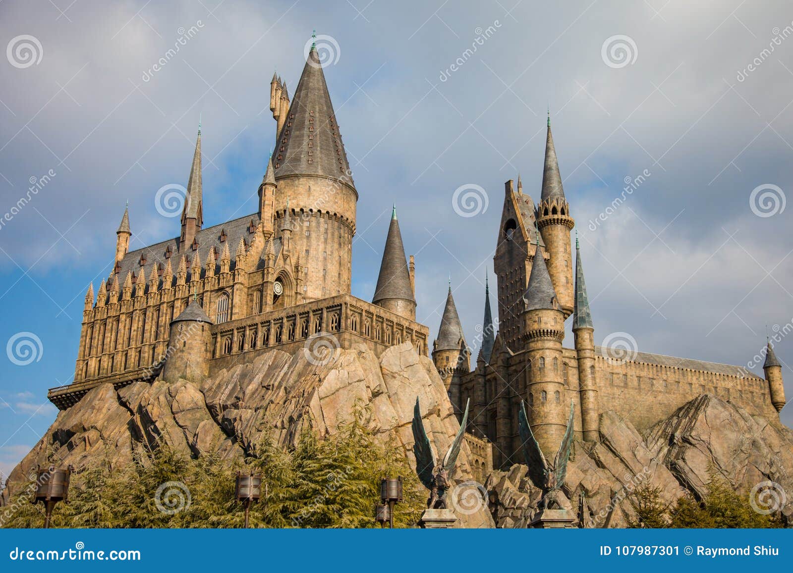 Castillo de Hogwarts foto editorial. Imagen de castillo - 107987301