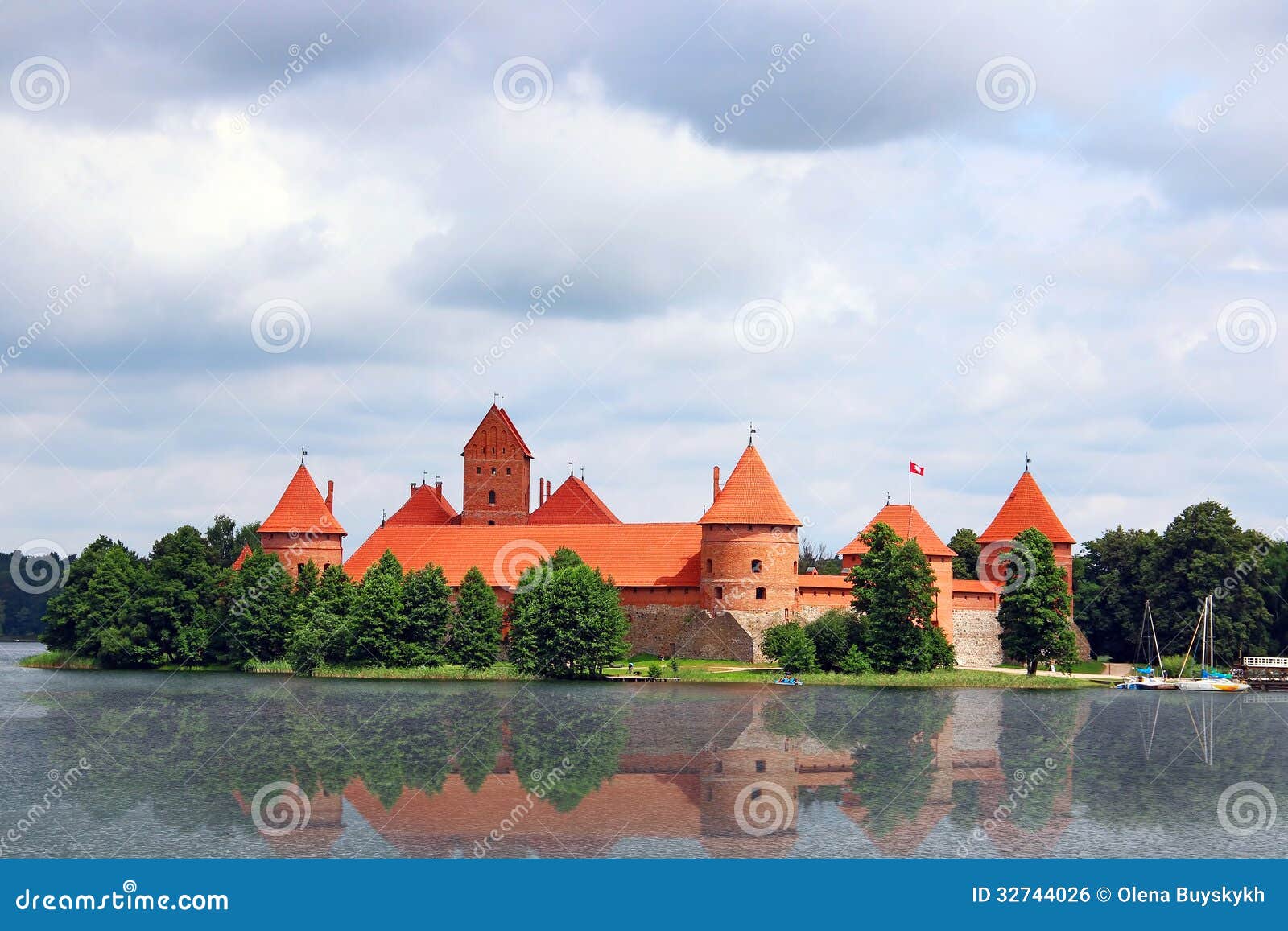 Castillo De La Isla De Trakai, Lituania Foto de archivo - Imagen de ...