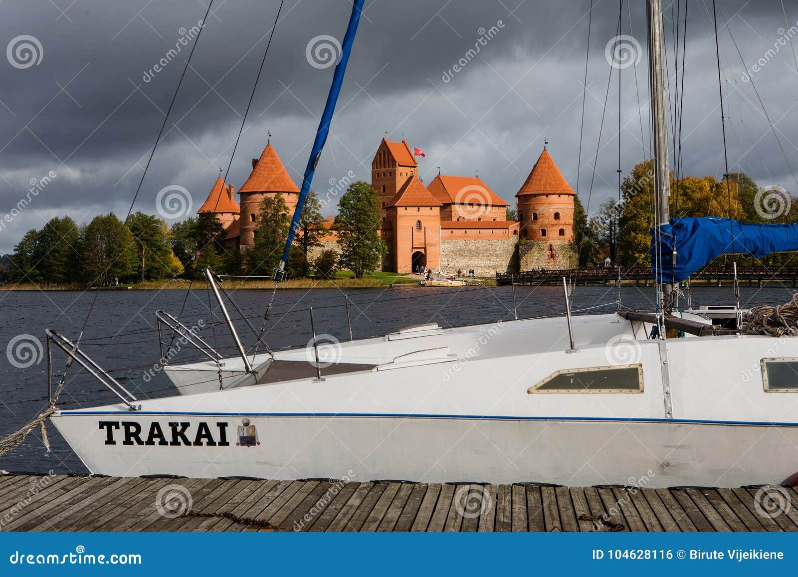 Castillo De La Isla De Trakai En Trakai, Lituania Foto editorial ...