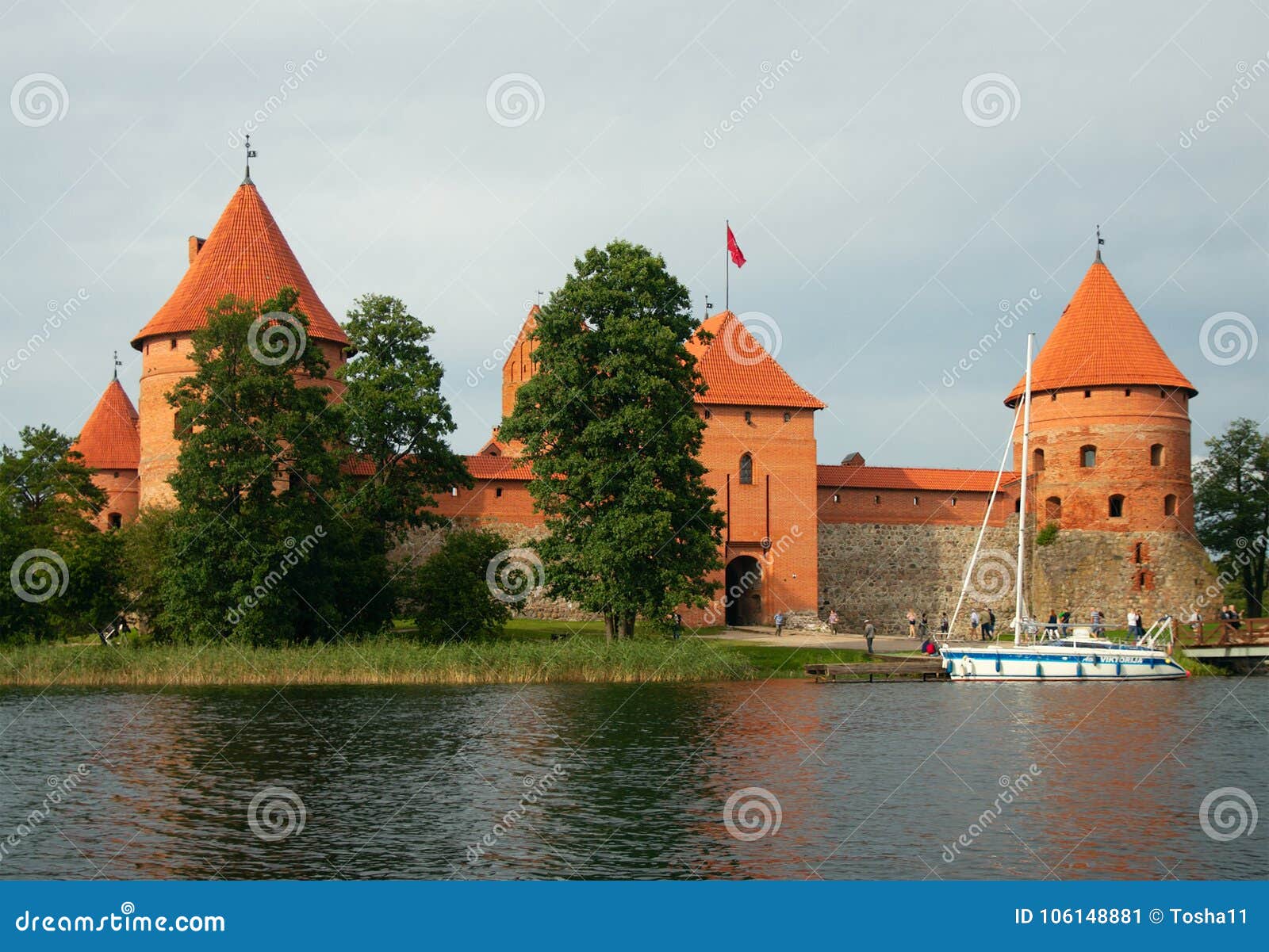 Castillo De La Isla De Trakai, Trakai, Lituania Imagen de archivo ...