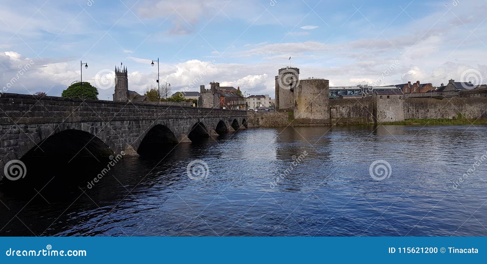 Castillo de la quintilla foto de archivo. Imagen de ruinas - 115621200