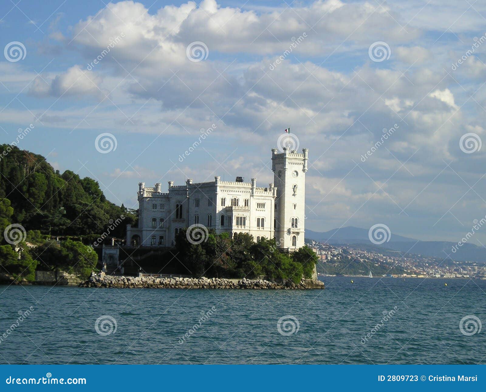 Castillo de Miramare imagen de archivo. Imagen de imperio - 2809723