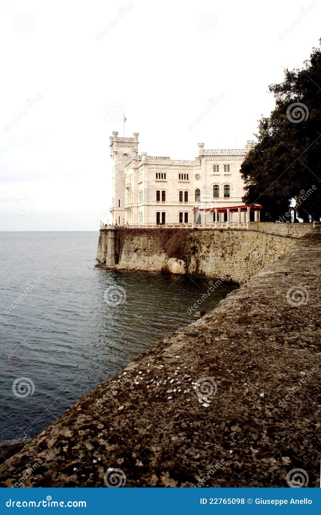 Castillo De Miramare, Trieste Foto de archivo - Imagen de paisaje ...