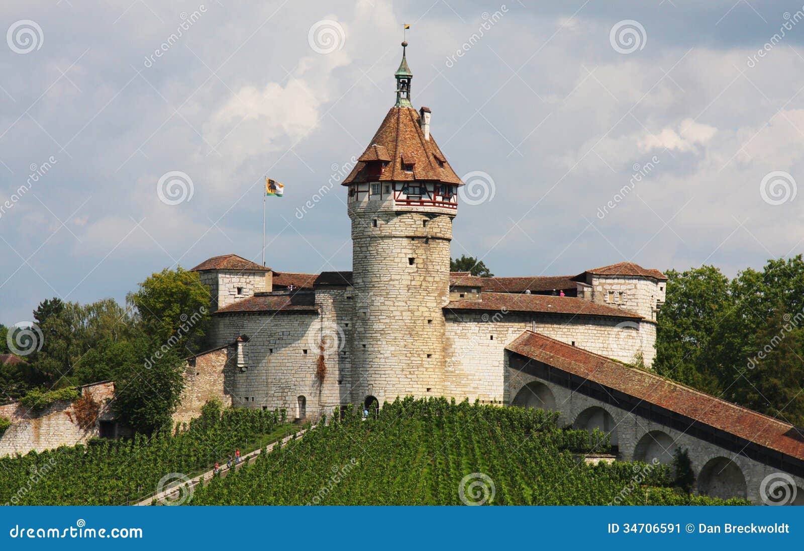 Castillo de Munot en Suiza imagen de archivo. Imagen de fortaleza ...