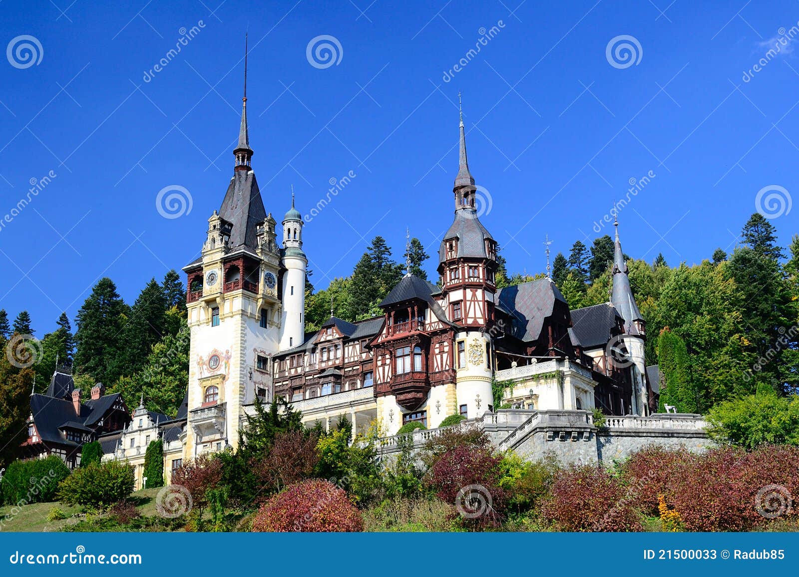 Castillo de Peles imagen de archivo. Imagen de destinaciones - 21500033