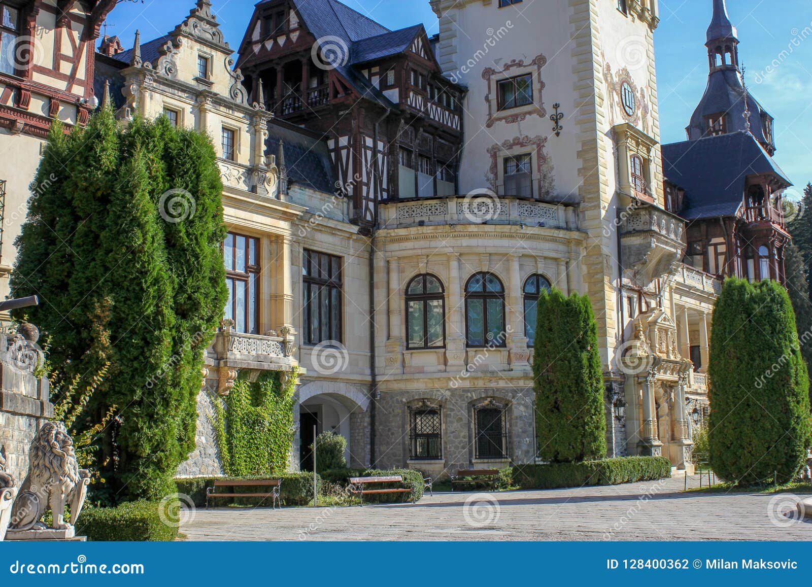 Castillo De Peles En Sinaia Fotografía editorial - Imagen de mito ...