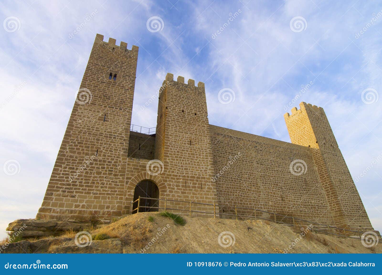 Castillo de Sadaba foto de archivo. Imagen de defensa - 10918676