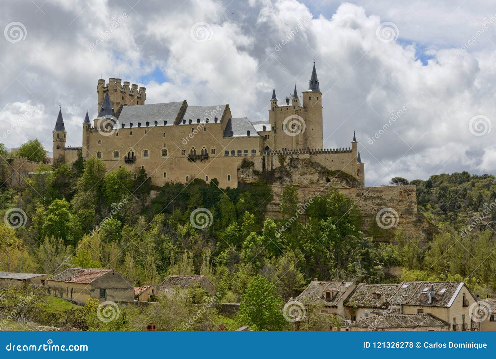 Castillo De Segovia Del Alcazar Foto de archivo - Imagen de medieval ...