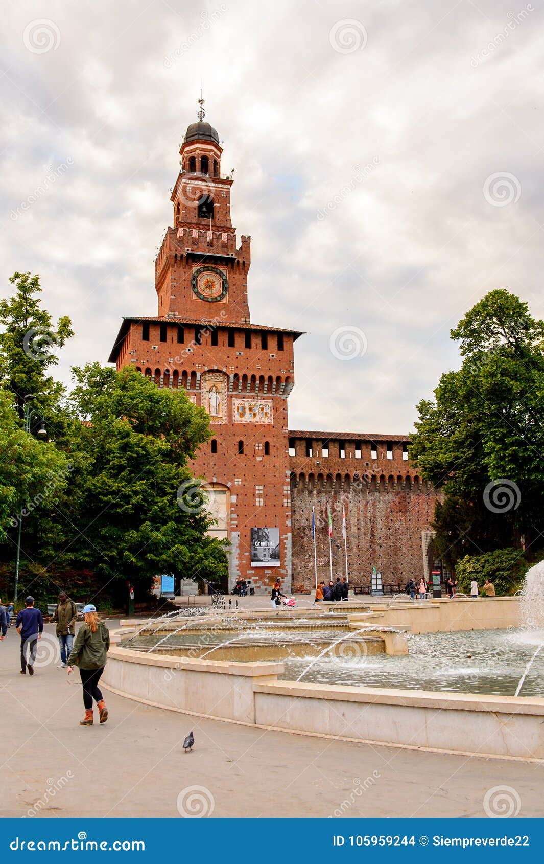 Castillo De Sforza (Castello Sforzesco) Imagen de archivo editorial ...