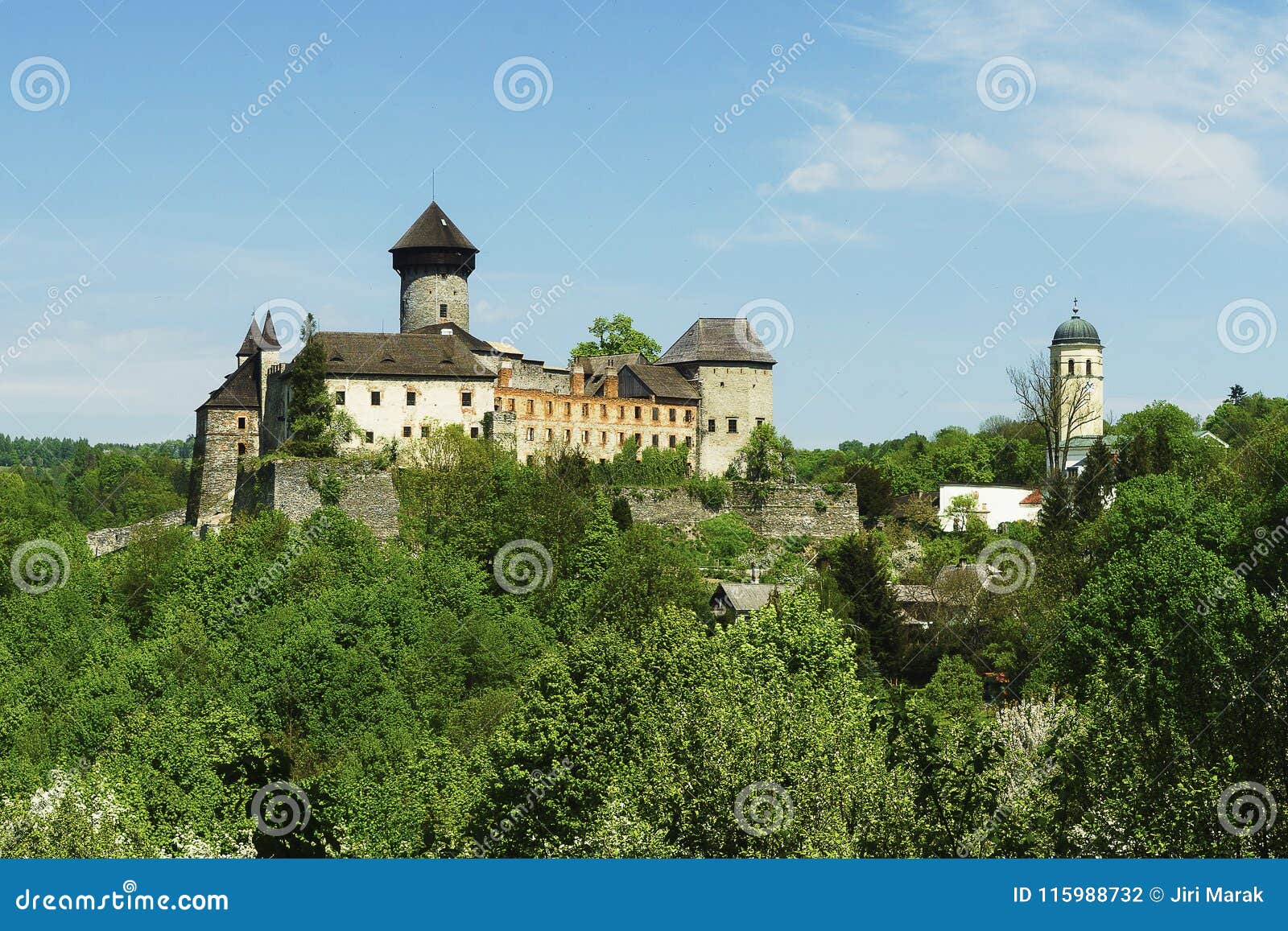 Castillo de Sovinec foto de archivo. Imagen de viaje - 115988732