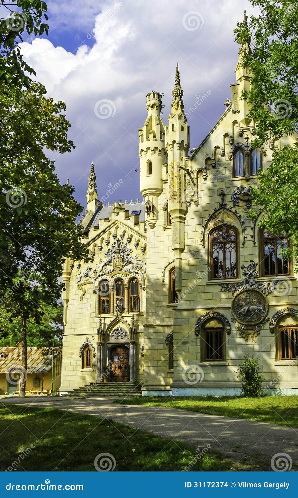 Castillo De Sturdza En Miclauseni Rumania Foto de archivo - Imagen de ...
