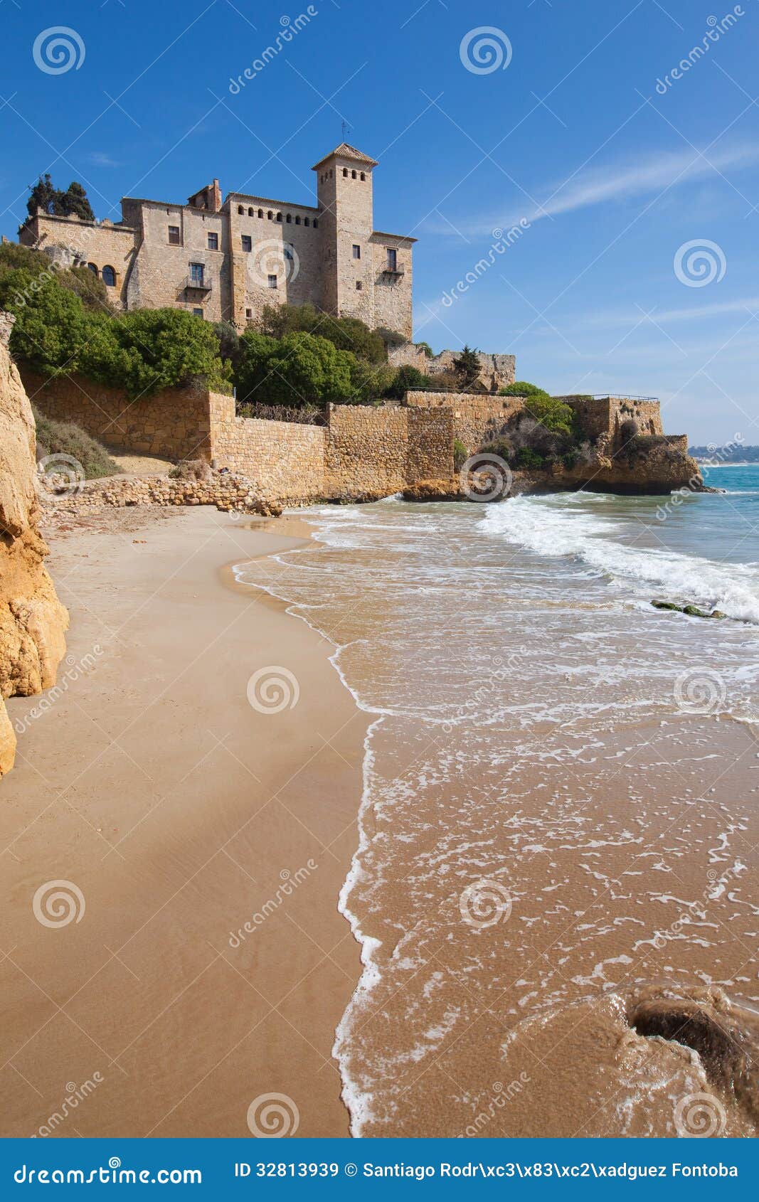Castillo De Tamarit, Tarragona Imagen de archivo - Imagen de castillo ...