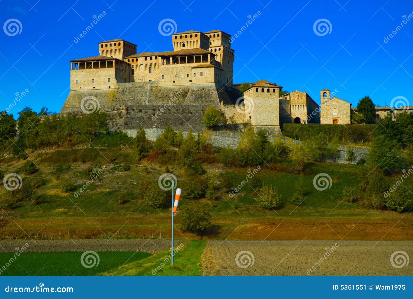 Castillo de Torrechiara imagen de archivo. Imagen de ruinas - 5361551