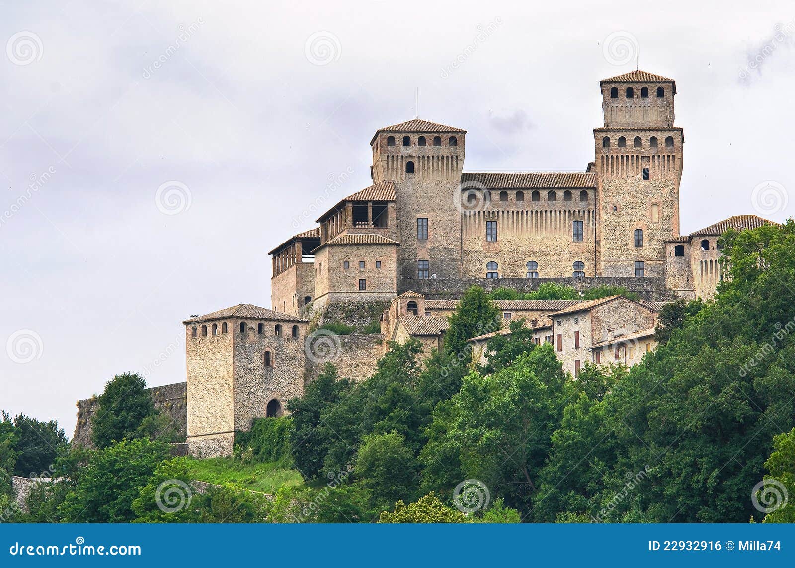Castillo De Torrechiara. Emilia-Romagna. Italia. Foto de archivo ...