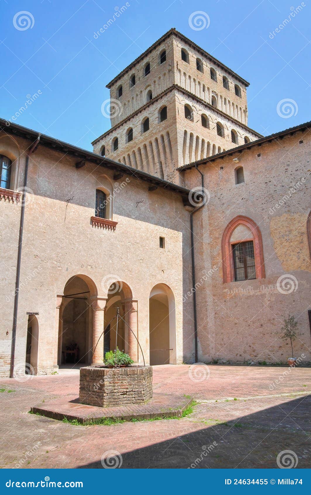 Castillo De Torrechiara. Emilia-Romagna. Italia. Imagen de archivo ...