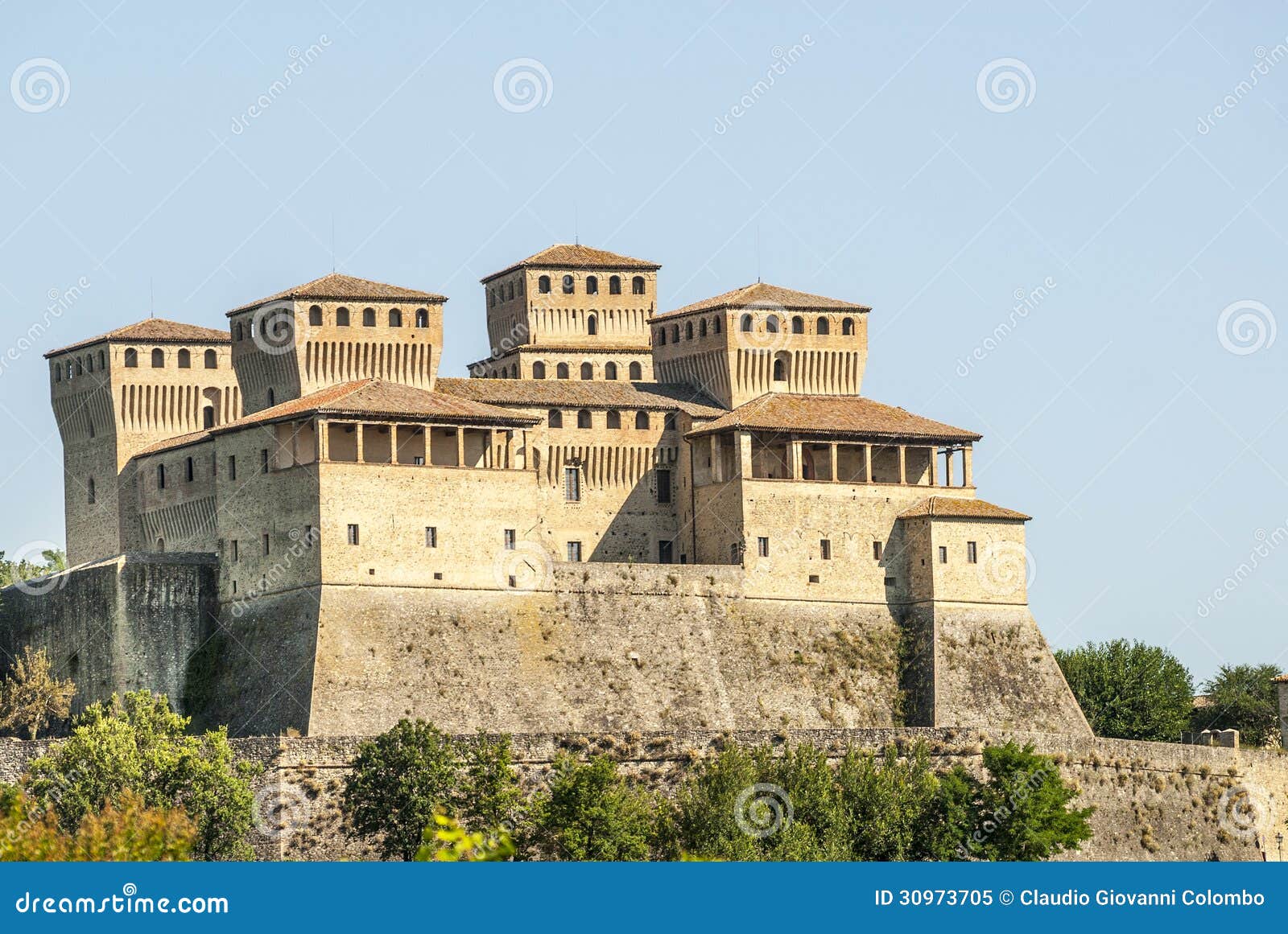 Castillo De Torrechiara (Parma) Imagen de archivo - Imagen de italia ...