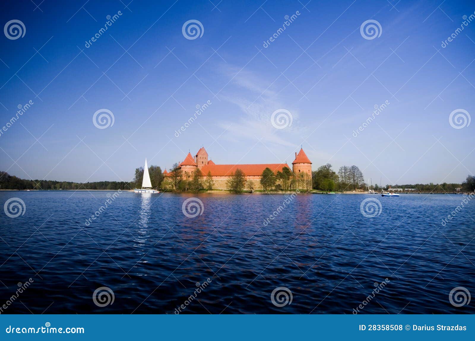 Castillo de Trakai foto de archivo. Imagen de famoso - 28358508