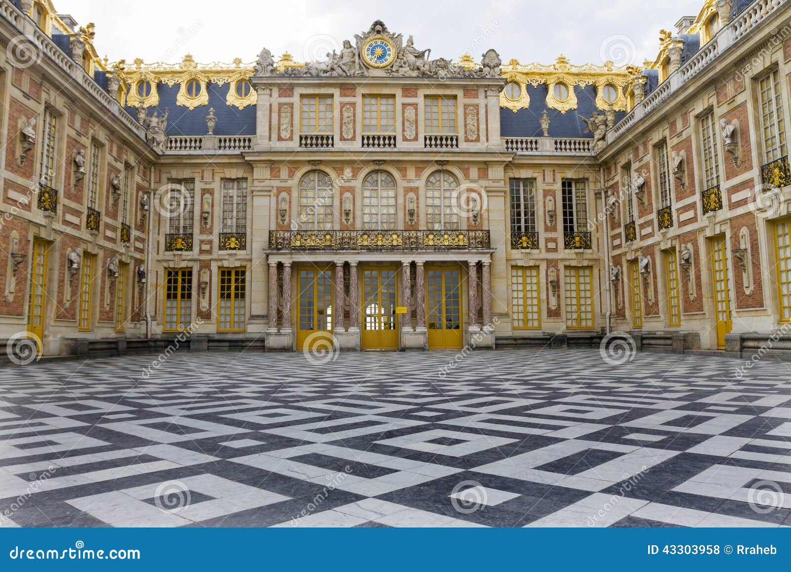 Castillo Francés De Versalles, Francia Foto de archivo - Imagen de ...