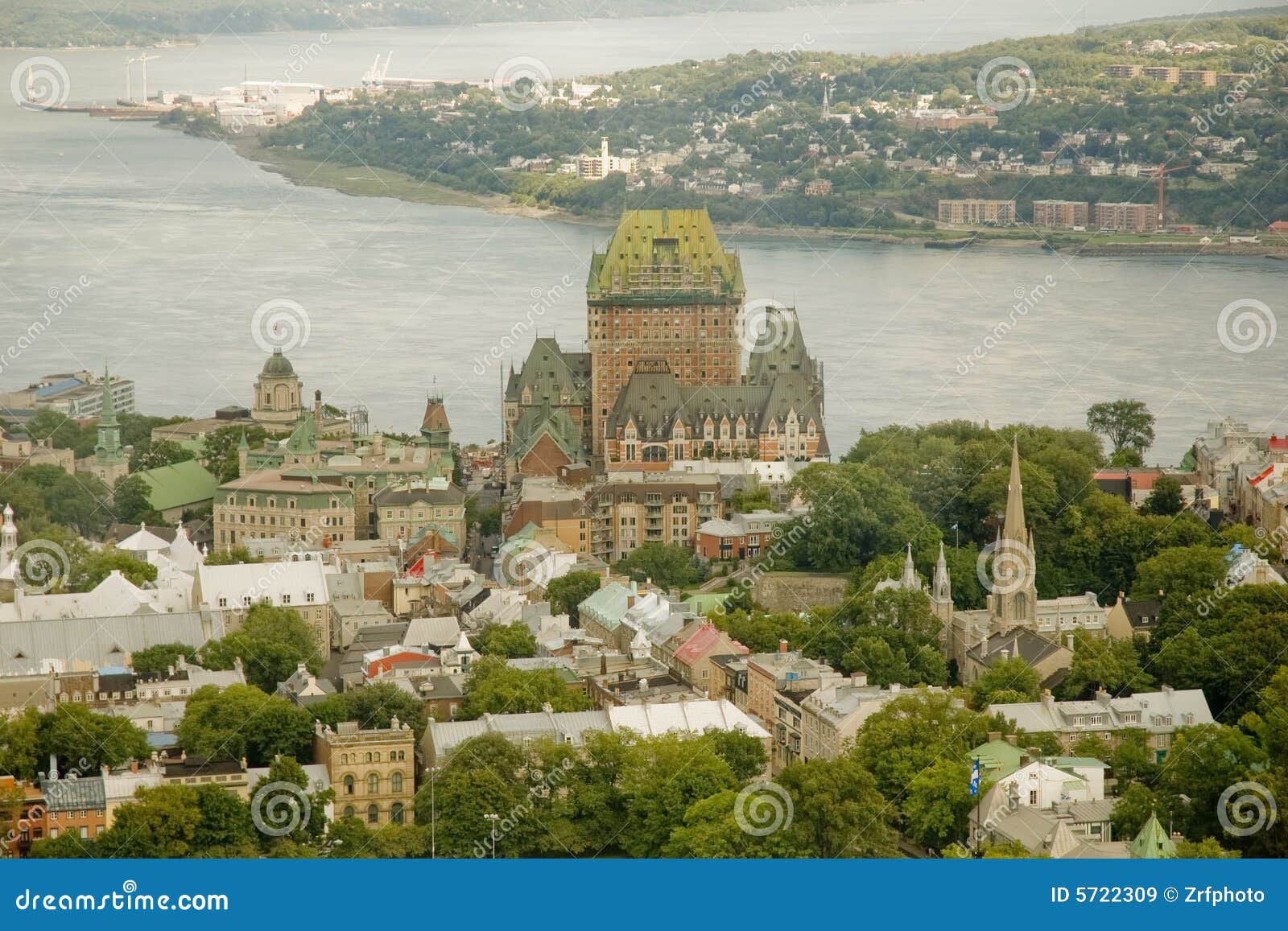 Castillo Francés Frontenac 2 Imagen de archivo - Imagen de lorenzo ...