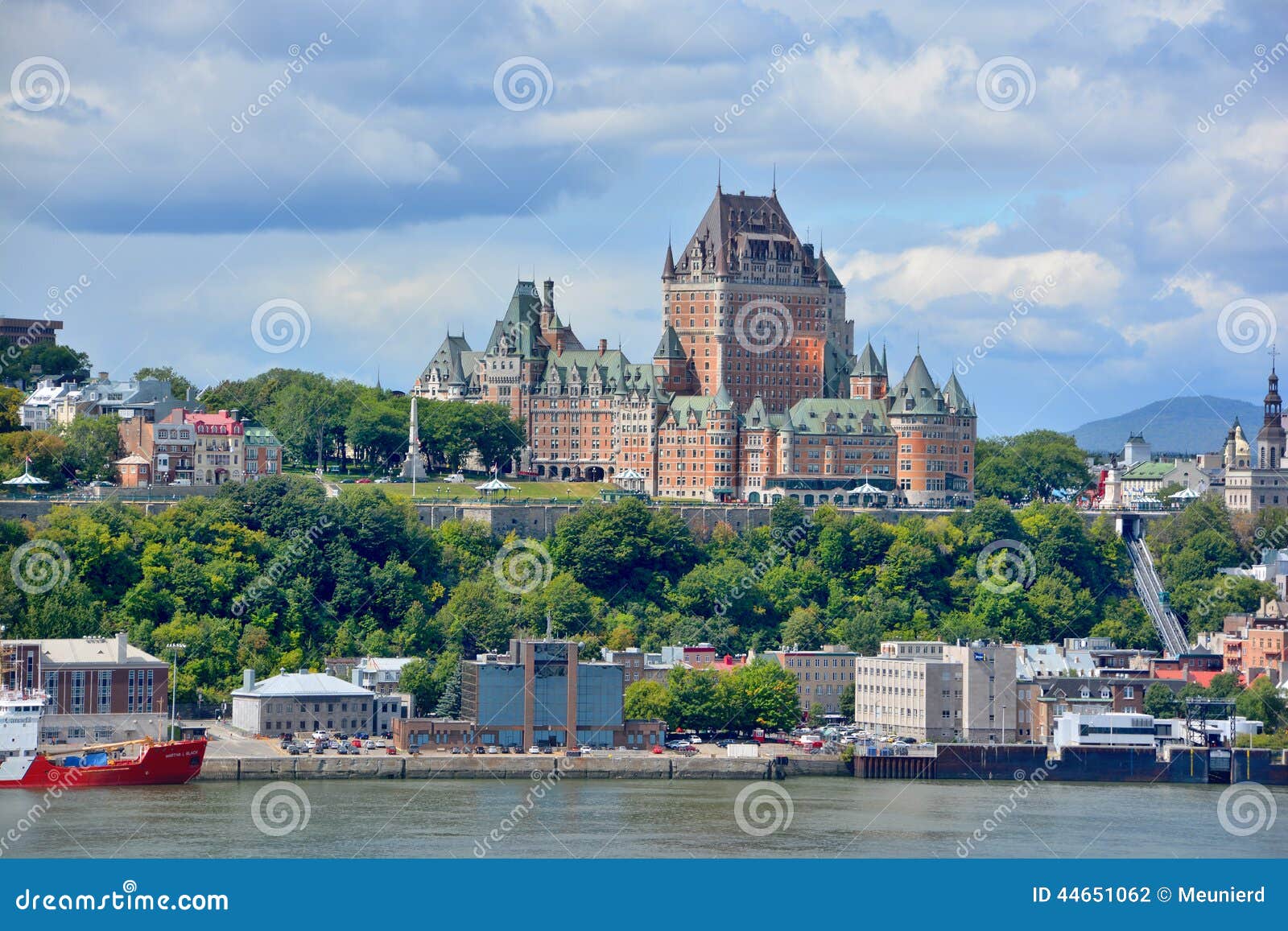 Castillo Francés Frontenac De Viejo Quebec Fotografía editorial ...