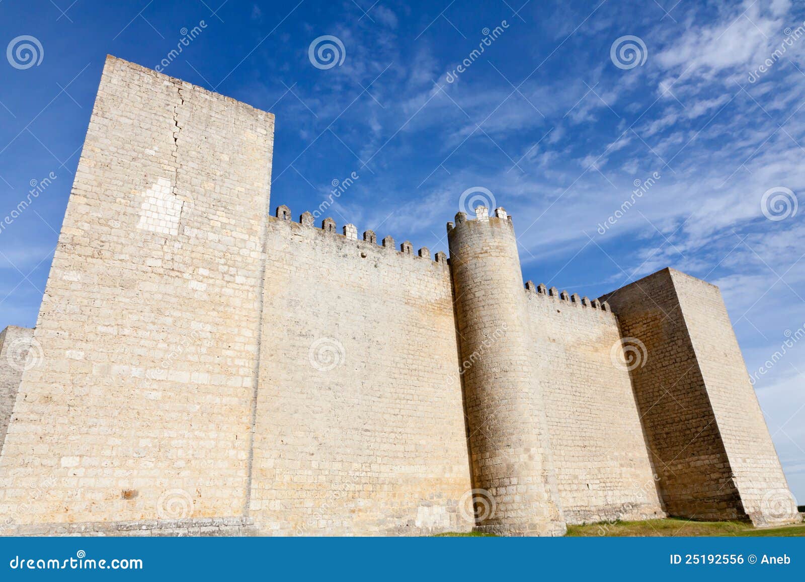 Castillo medieval foto de archivo. Imagen de famoso, historia - 25192556