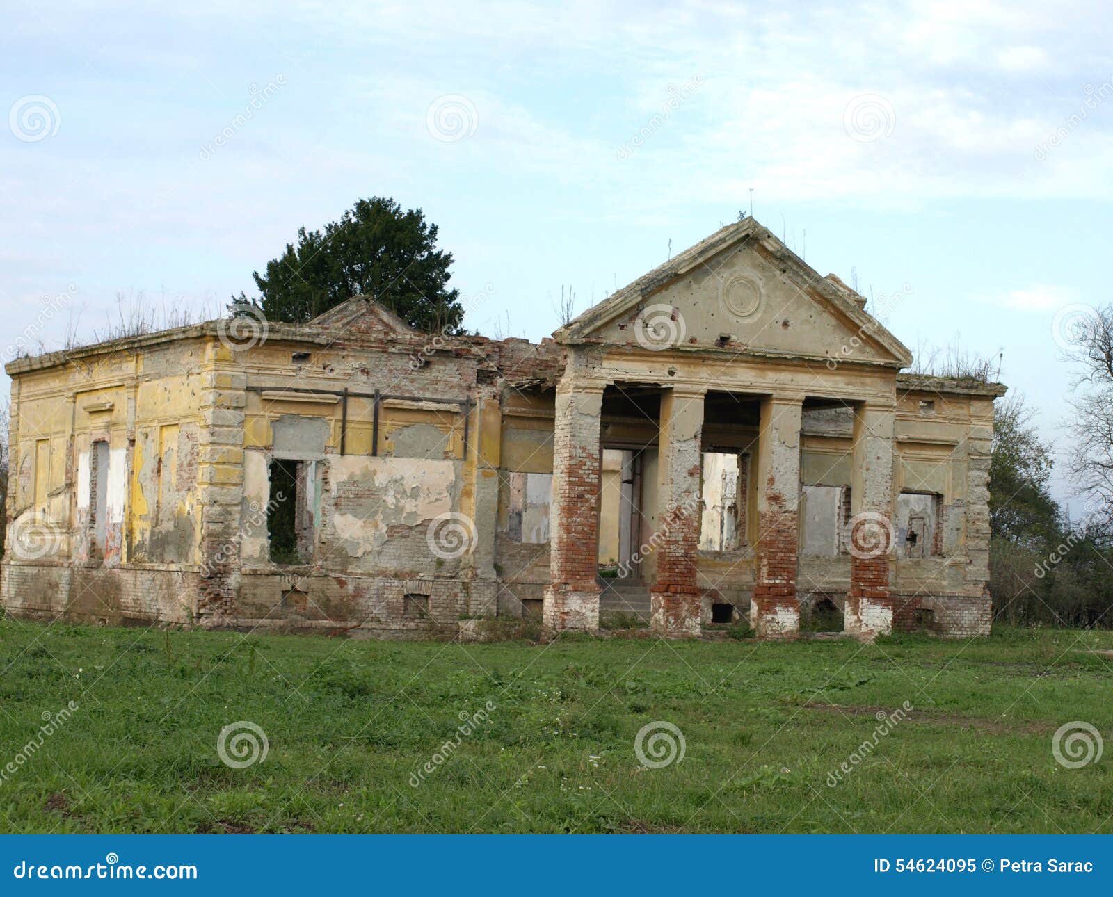 Castillo Miranda imagen de archivo. Imagen de viejo, bosque - 54624095