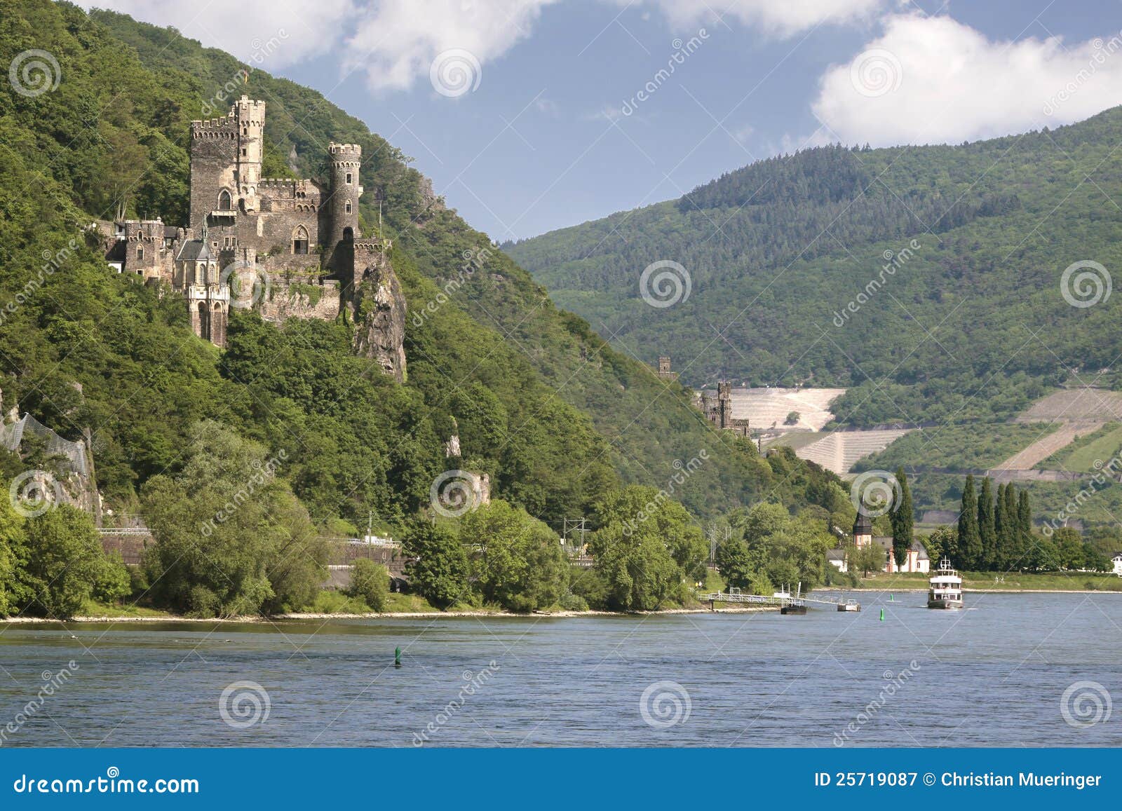 Castillo Reichenstein (valle Medio Del Rin) Imagen de archivo - Imagen ...