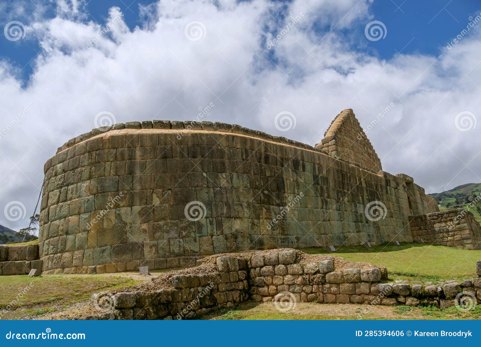 Castillo Ruins or Temple of the Sun at Ingapirca, Ecuador Stock Photo ...