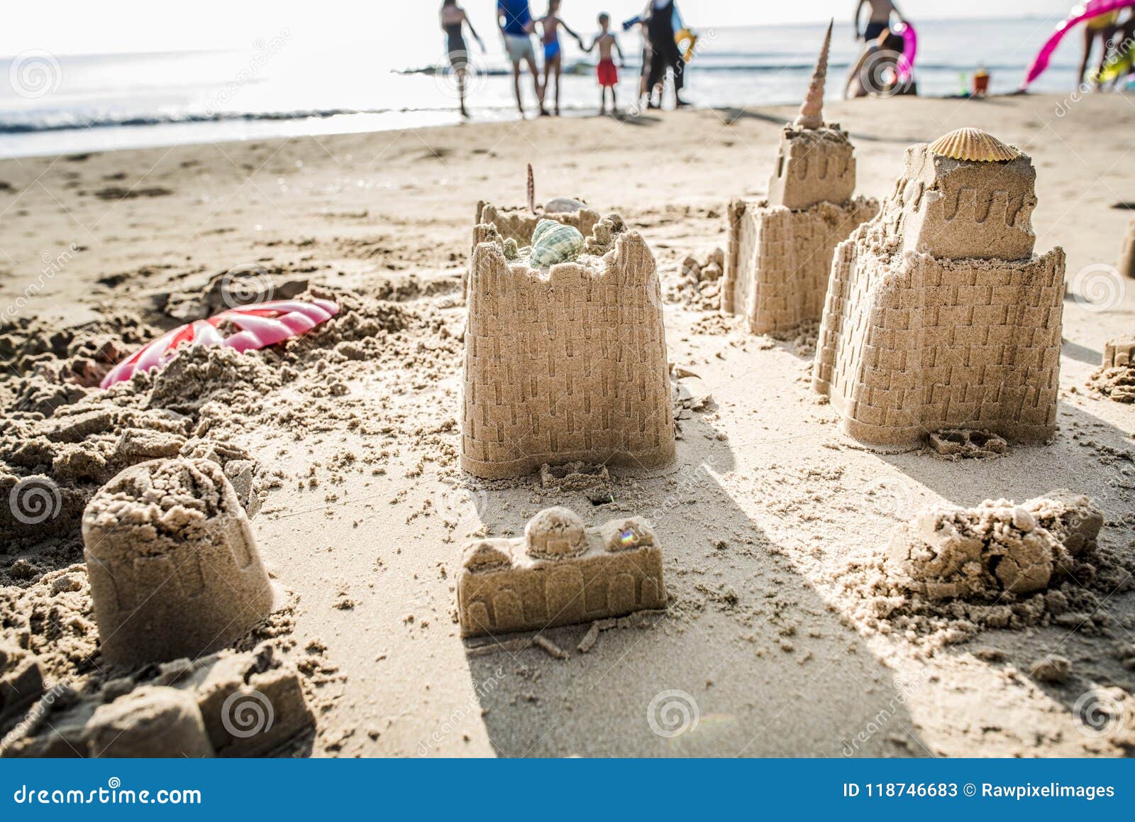 Castillos De La Arena En La Playa Imagen de archivo - Imagen de isla ...