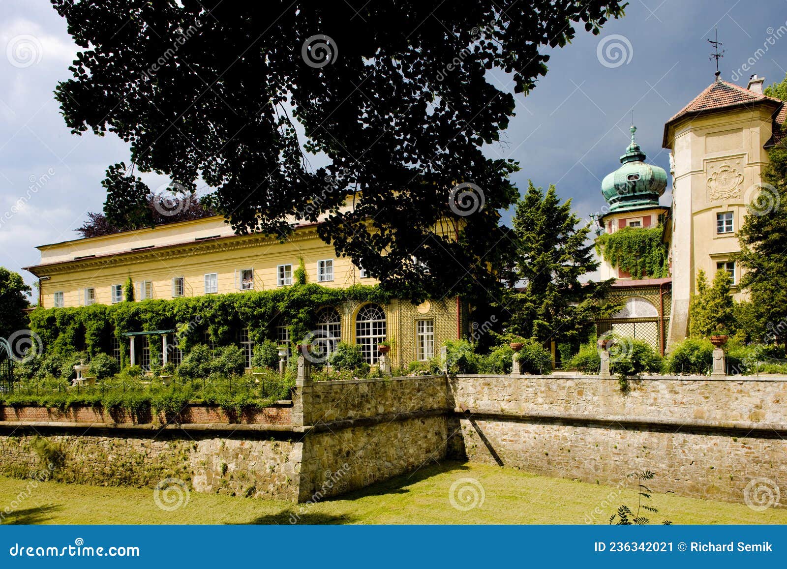 Castillos de lancut poland imagen de archivo. Imagen de recorrido ...