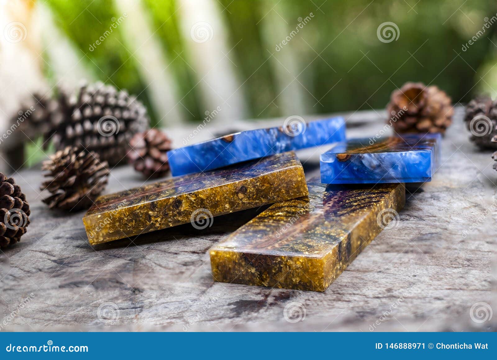 Casting Epoxy Resin Stabilizing Pine Cone Stock Image - Image of cast ...