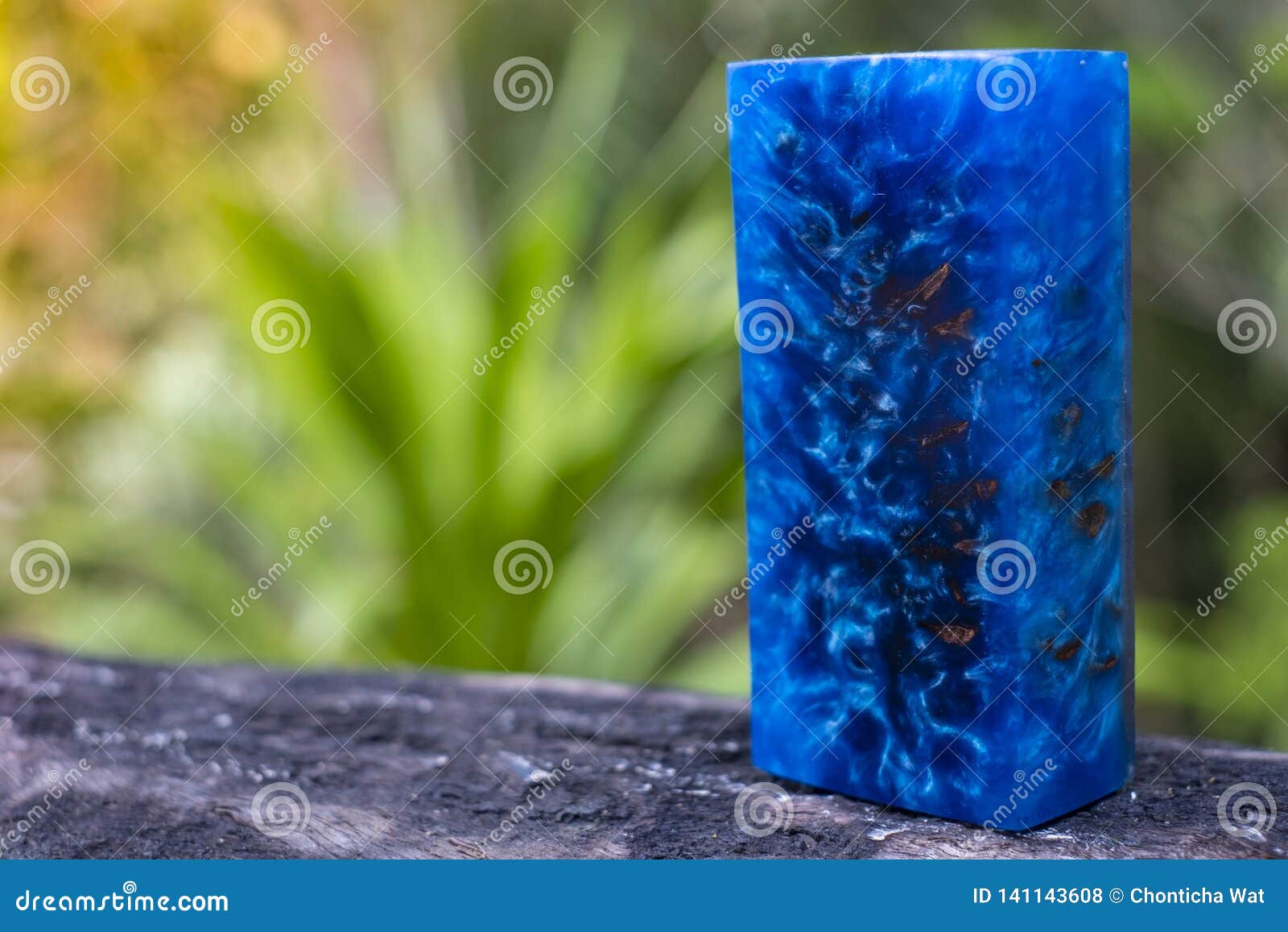 Casting Epoxy Resin Stabilizing Pine Cone Stock Photo - Image of ...