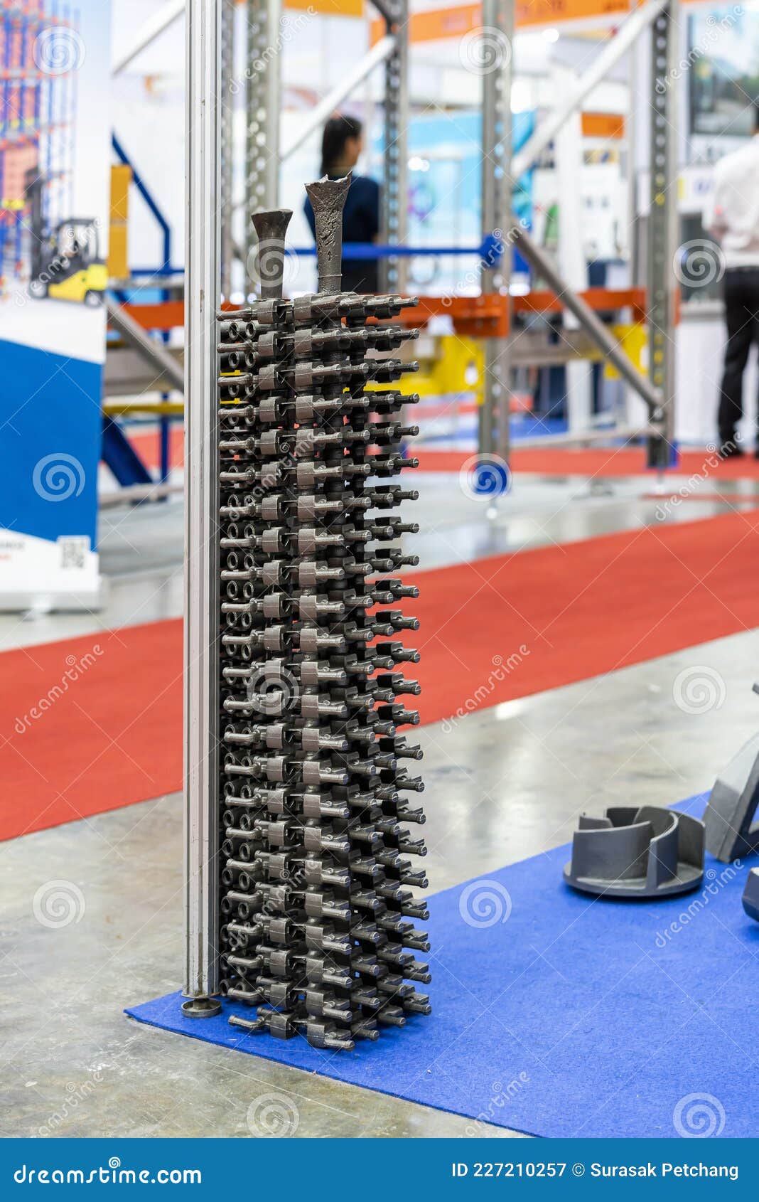 Casting Tree Stack Iron Parts with Gating System Riser Runner and ...