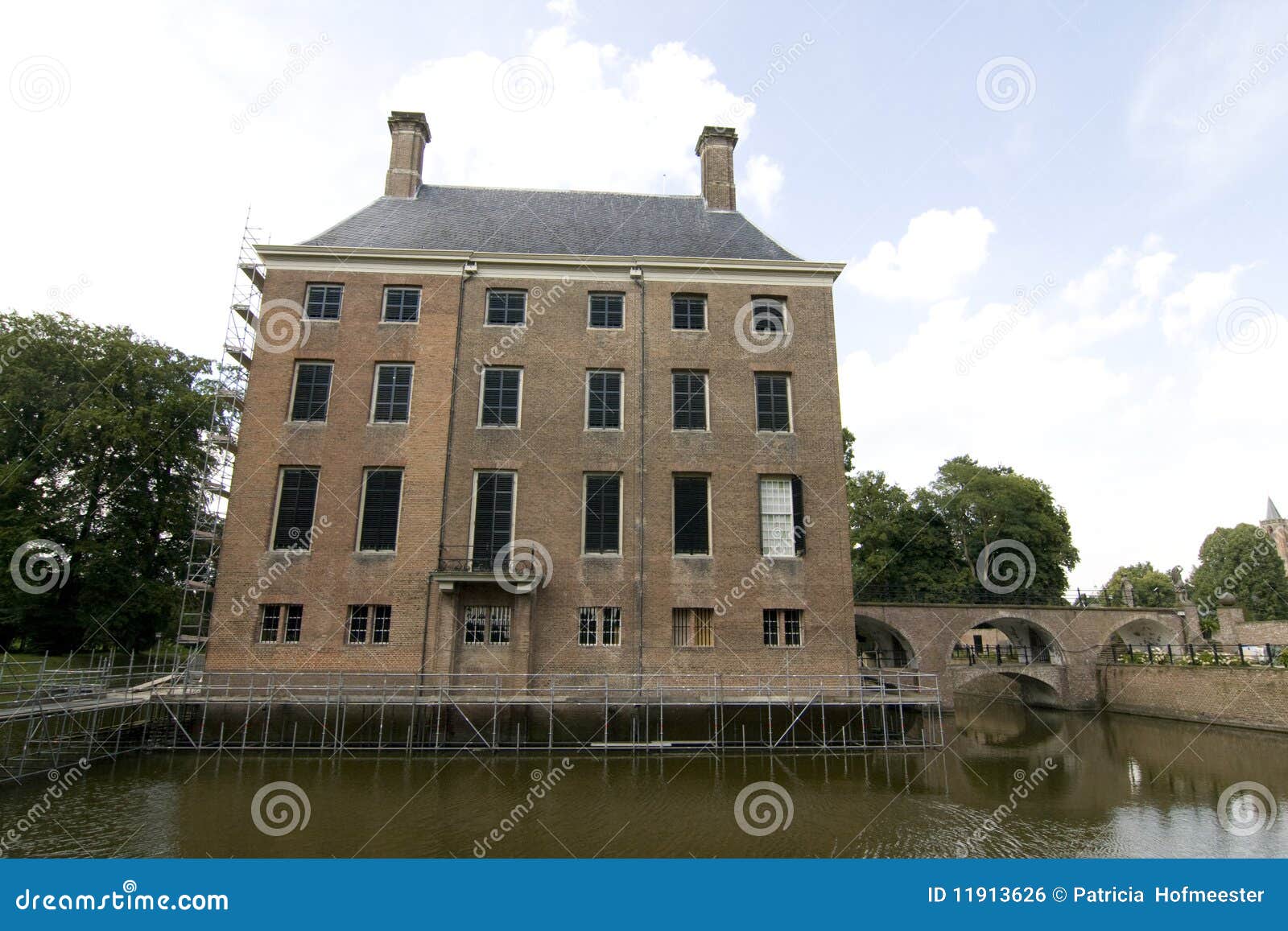 Castle Amerongen stock photo. Image of antique, gate - 11913626