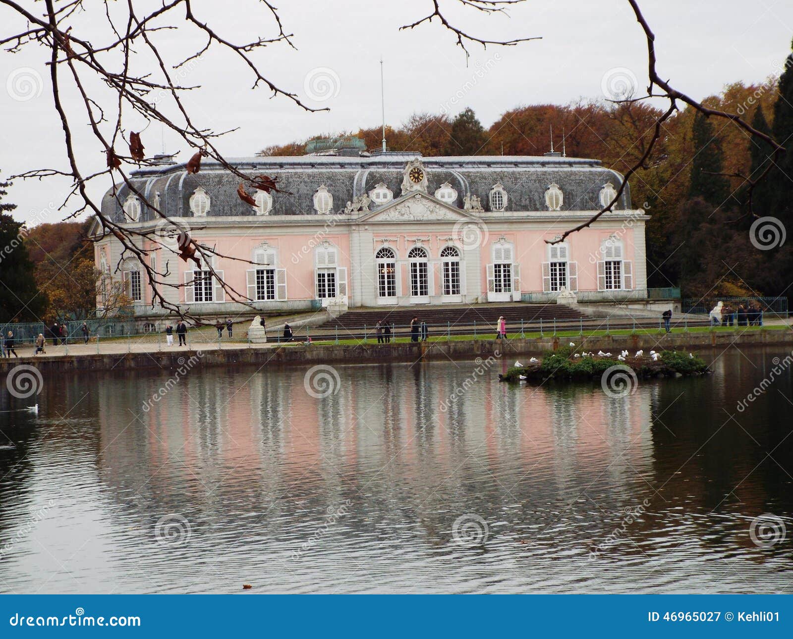 Castle Benrath (Front) editorial photography. Image of duesseldorf ...