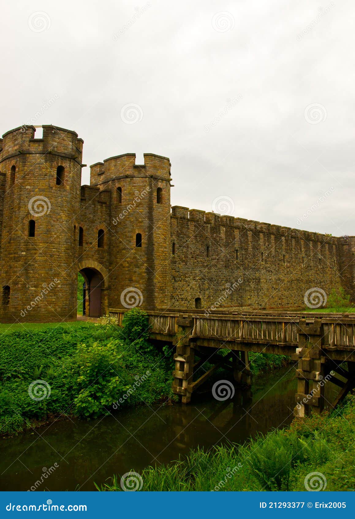 Castle bridge gate stock image. Image of england, bridge - 21293377