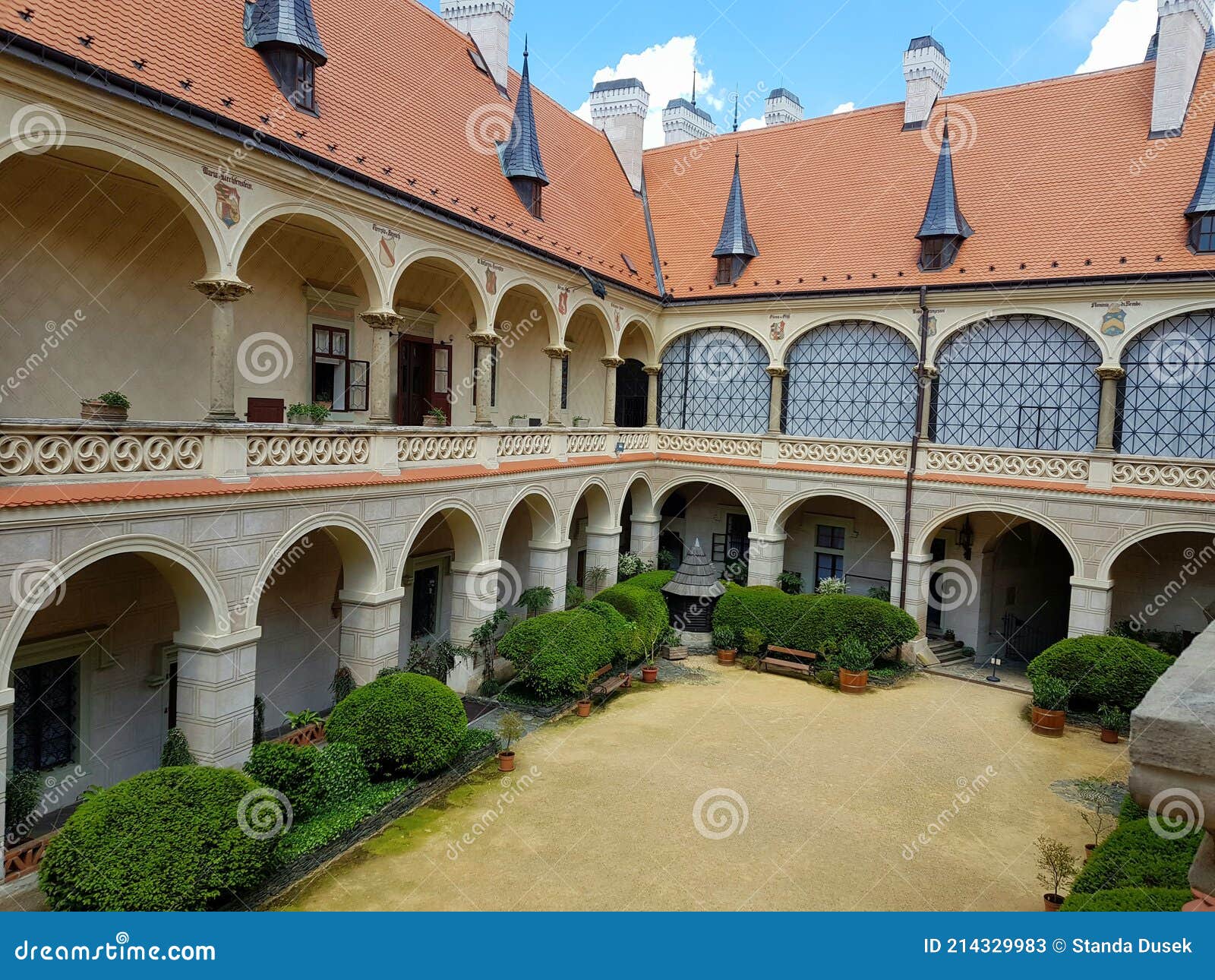 Castle Courtyard in Summer Sun Stock Image - Image of castle, arch ...
