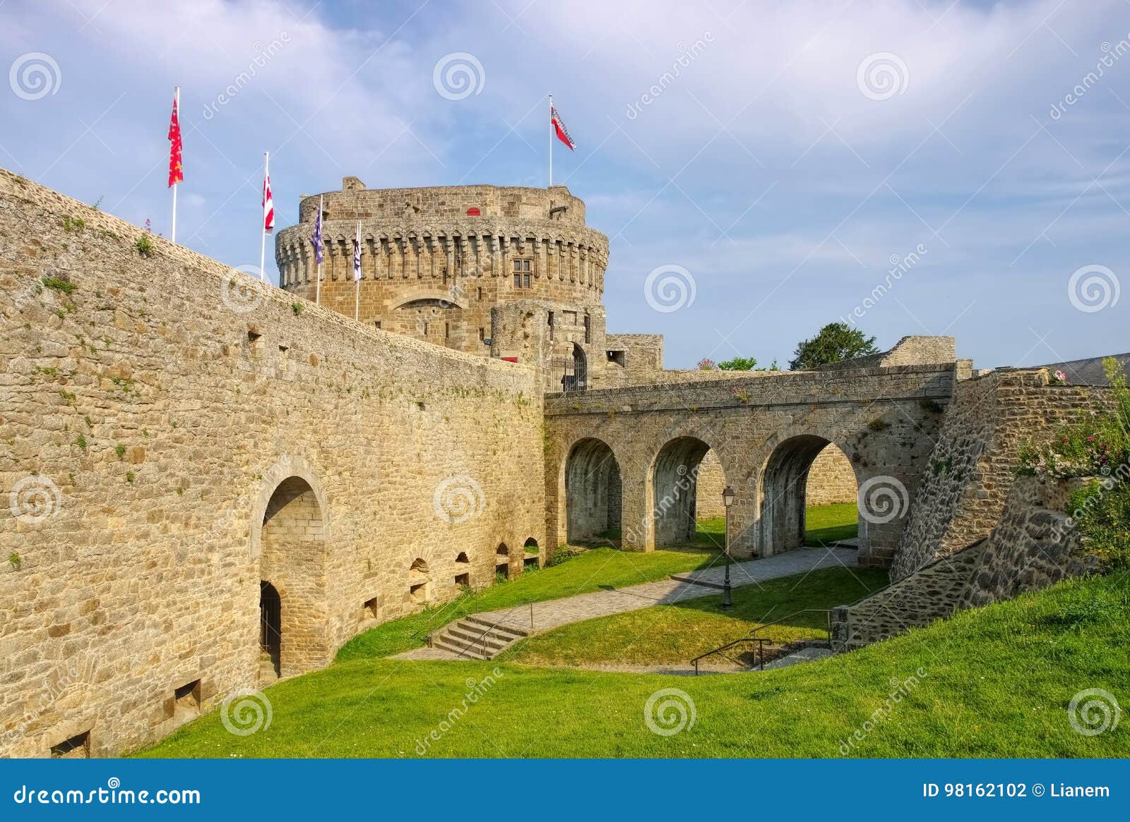 Castle of Dinan in Brittany Stock Photo - Image of armor, flag: 98162102