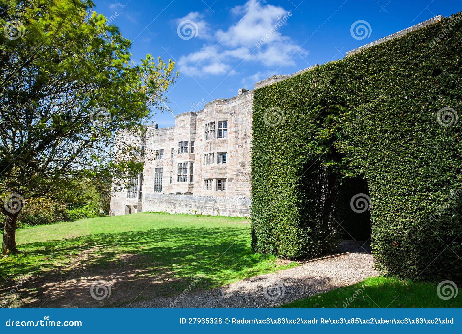 Castle Drogo stock photo. Image of travel, flora, tourist - 27935328