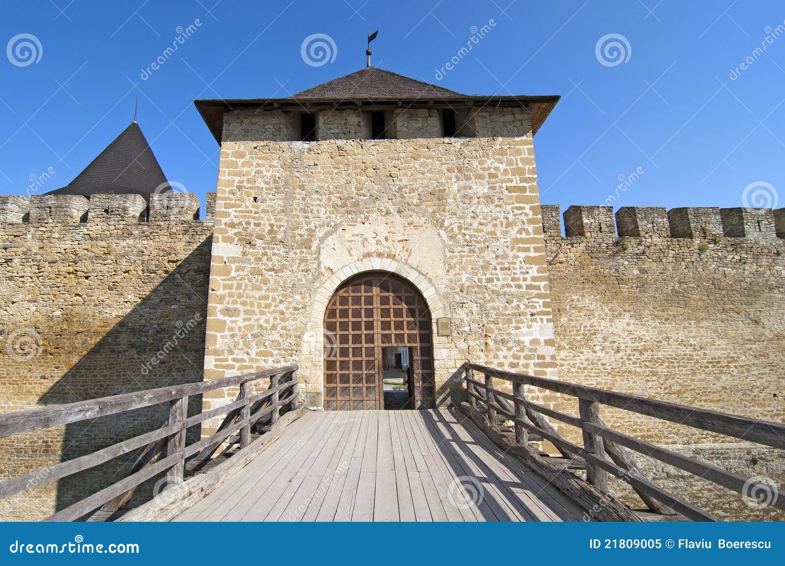 Castle entry stock image. Image of hotin, arch, wall - 21809005