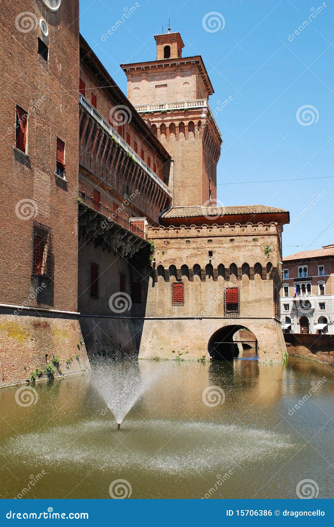 Castle Estense, Ferrara stock photo. Image of italian - 15706386