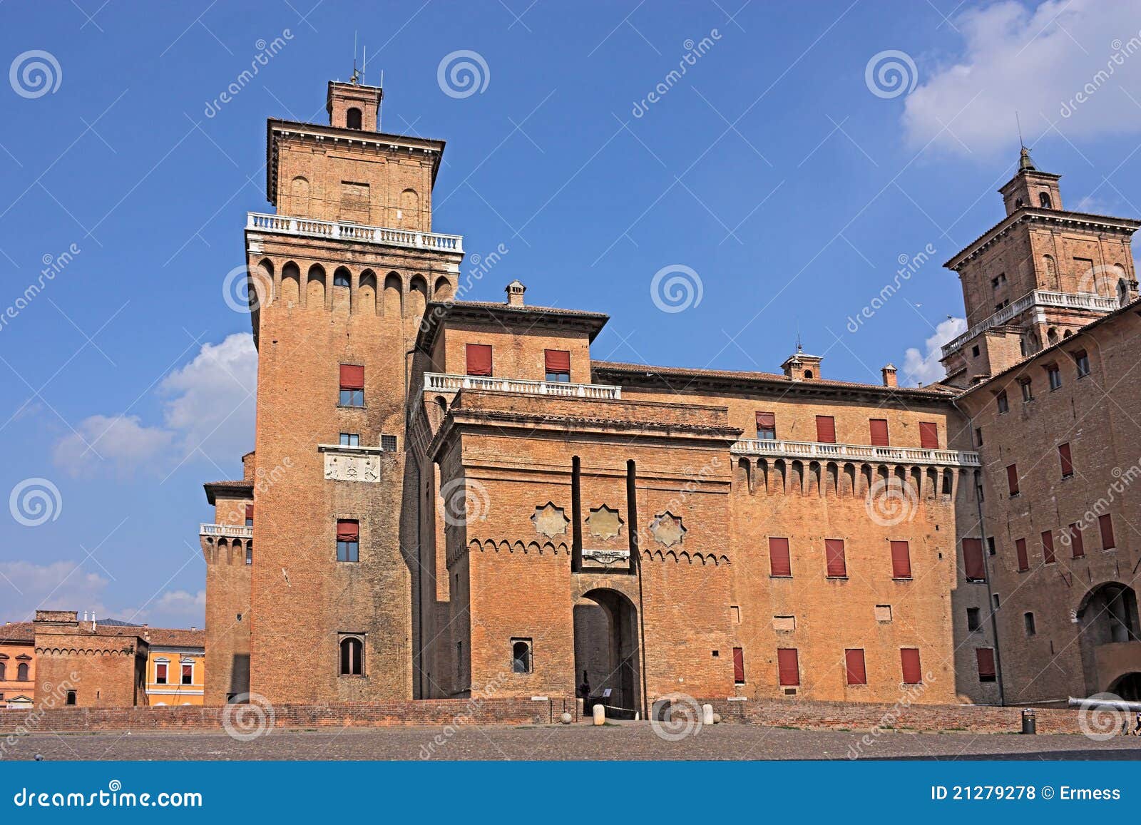Castle Estense of Ferrara stock photo. Image of architecture - 21279278