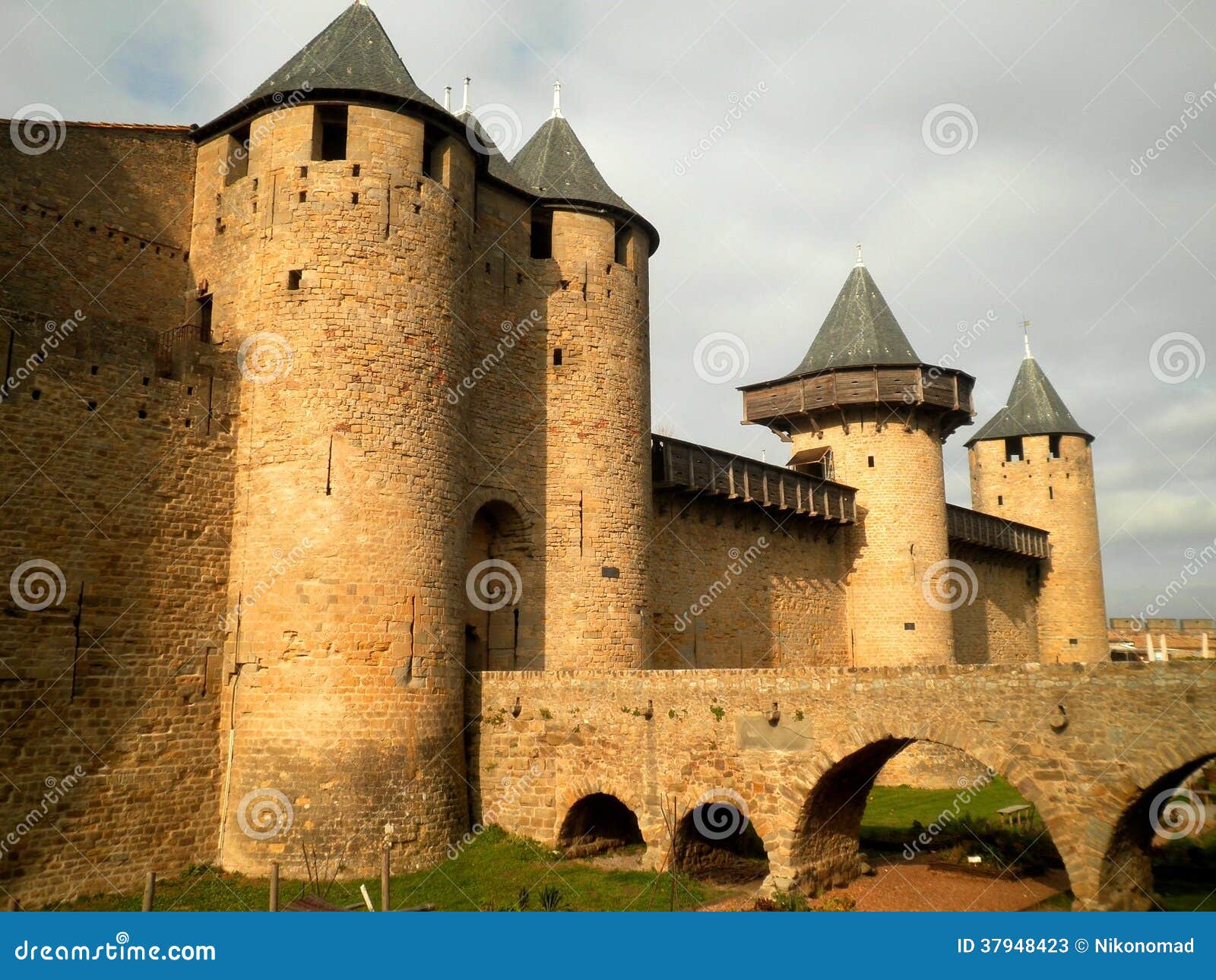 Castle Gate stock image. Image of landmark, towers, beautiful - 37948423